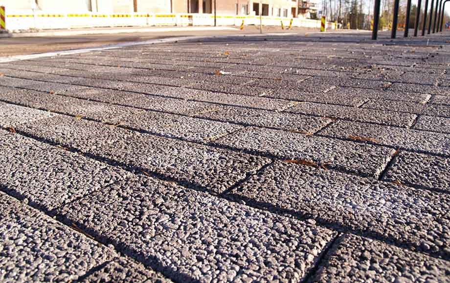 Vettä läpäisevät kiveykset osana hulevesien hallintaa | Ajankohtaista ...