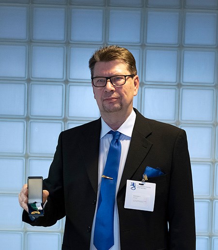 Kari Lohvalle korkea-arvoinen mitali ansioistaan työturvallisuuden ...